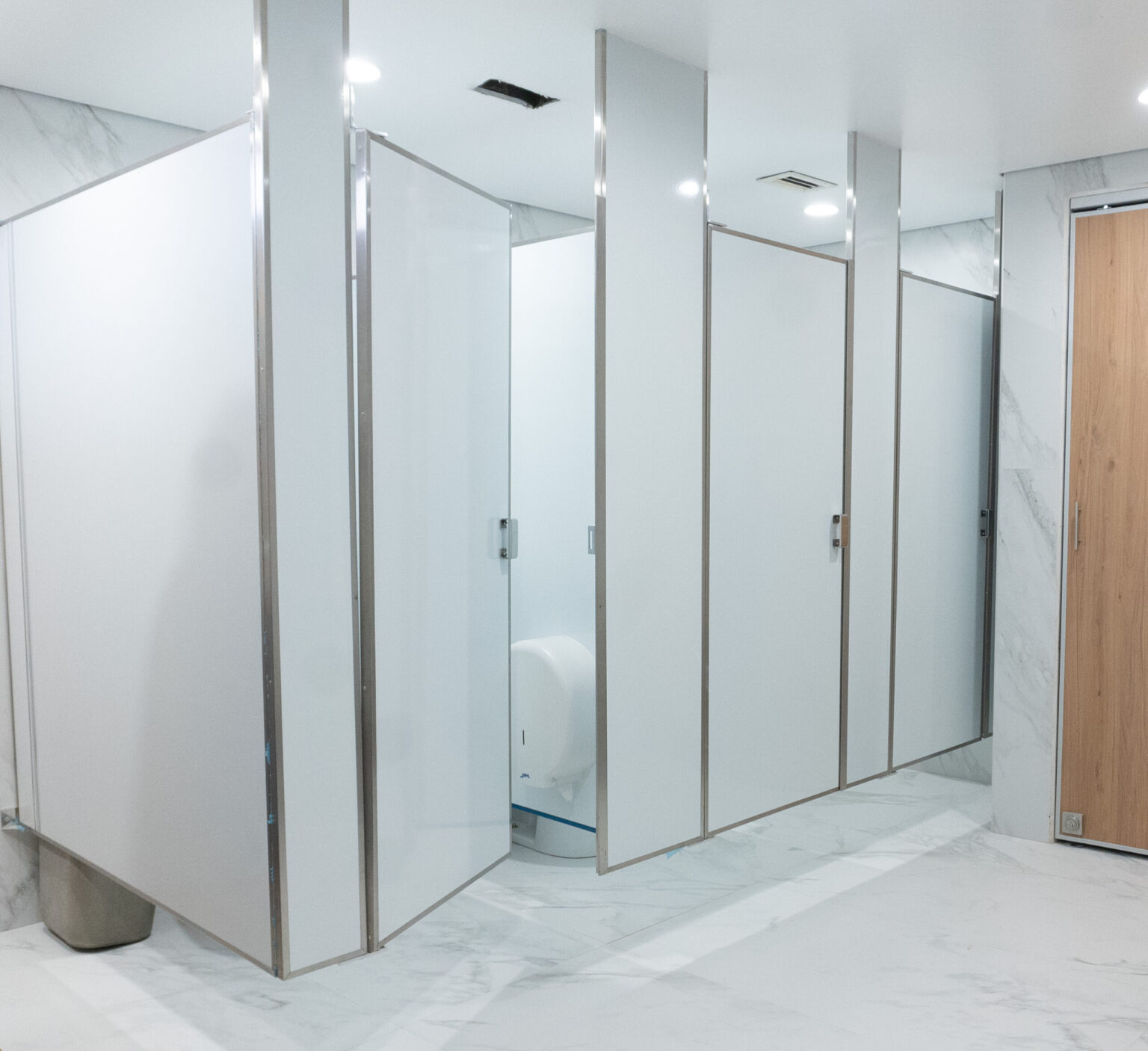 ¿Qué es el abatimiento en Puertas? - Porceboard México